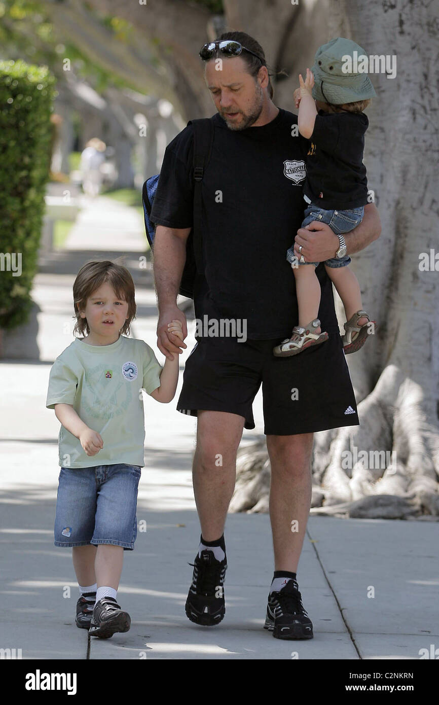 Russell Crowe takes his sons Charles and Tennyson for a walk in Beverly ...