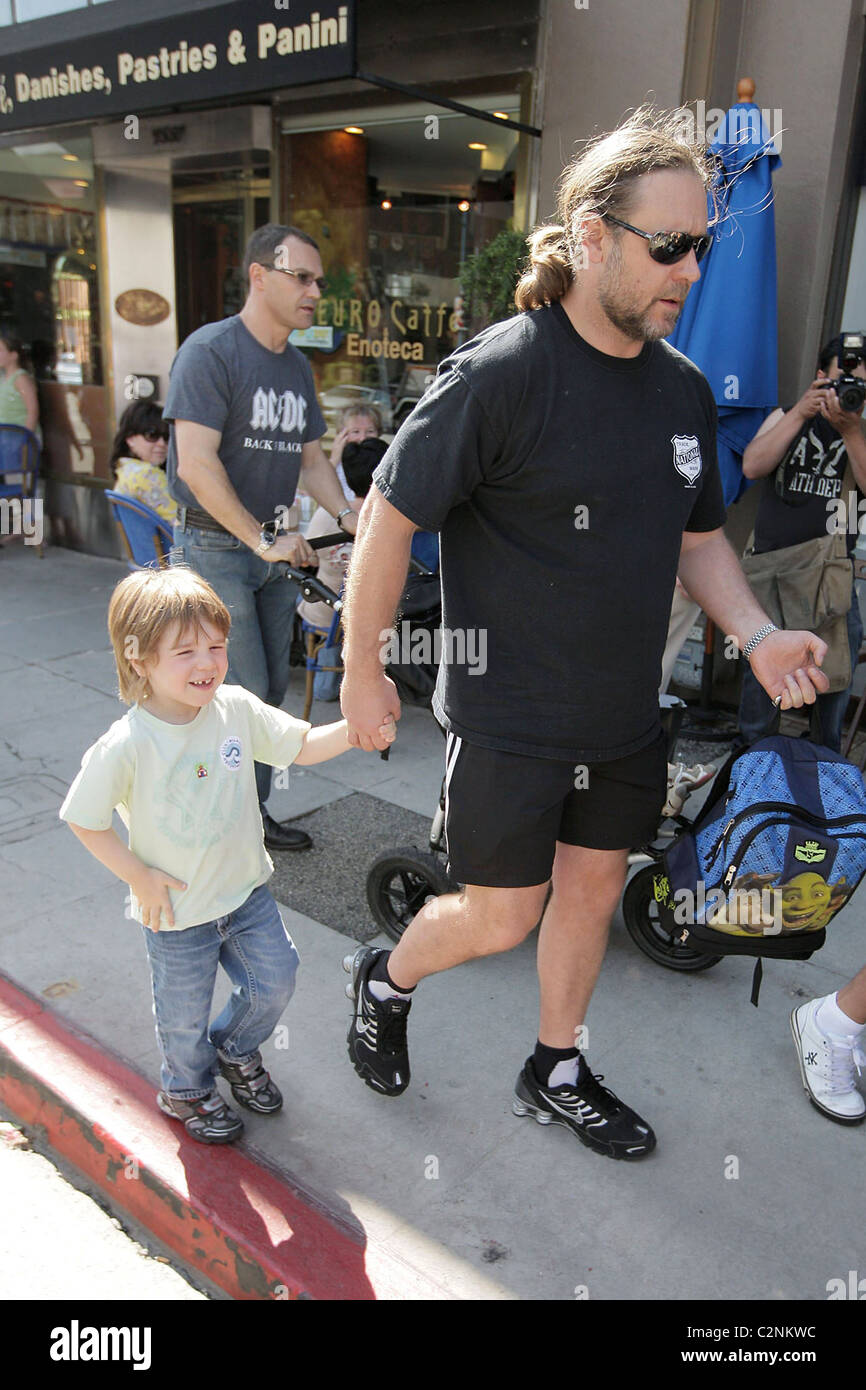 Russell Crowe takes his sons Charles and Tennyson for a walk in Beverly ...