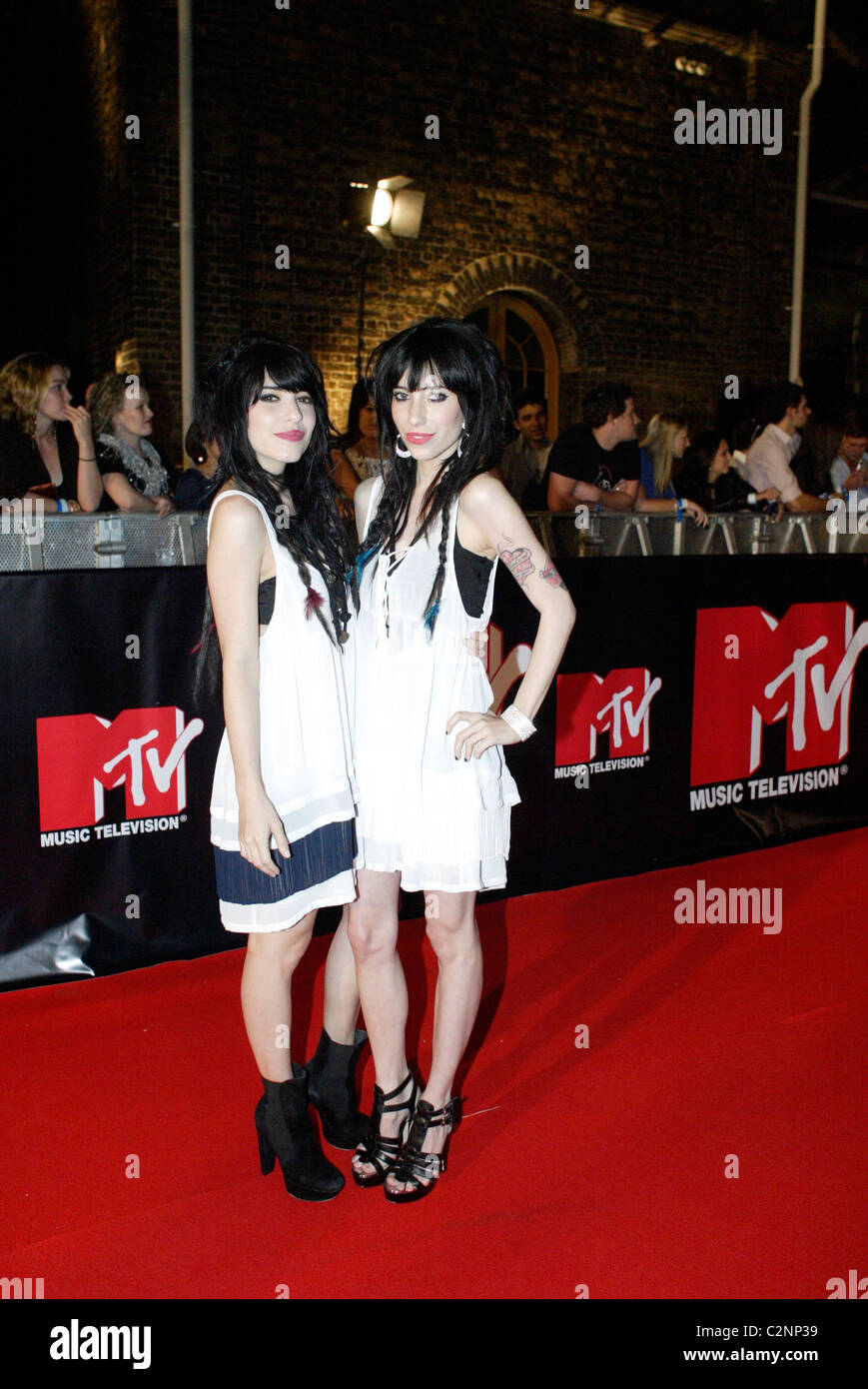 Jess Origliasso and Lisa Origliasso of The Veronicas MTV Australia ...