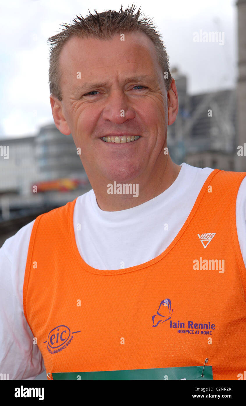 Former Premiership Referee Graham Poll London Marathon 2008 - Photocall ...