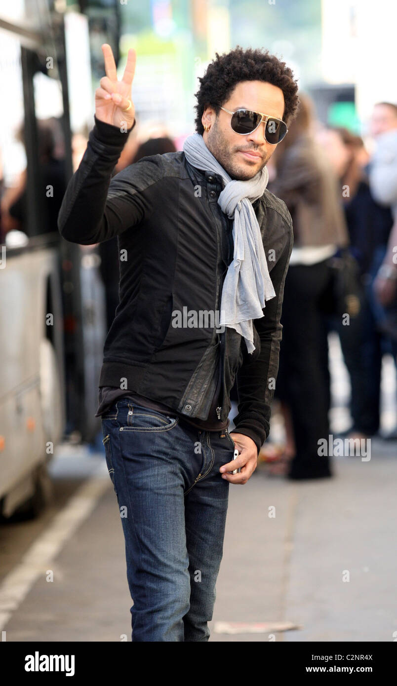 Lenny Kravitz on the set of a new Levi's commercial Prague, Czech ...