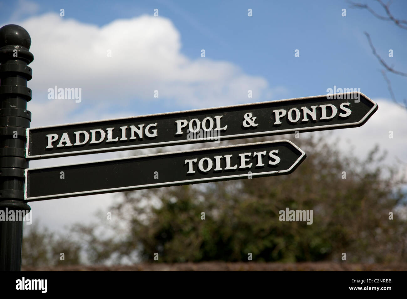 Arrow pool hi-res stock photography and images - Alamy