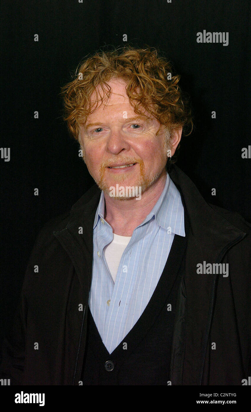 Mick Hucknall from Simply Red performing in concert at the Heineken ...