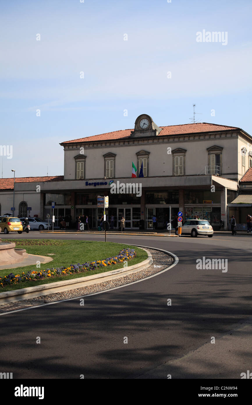 Bergamo station hi-res stock photography and images - Alamy