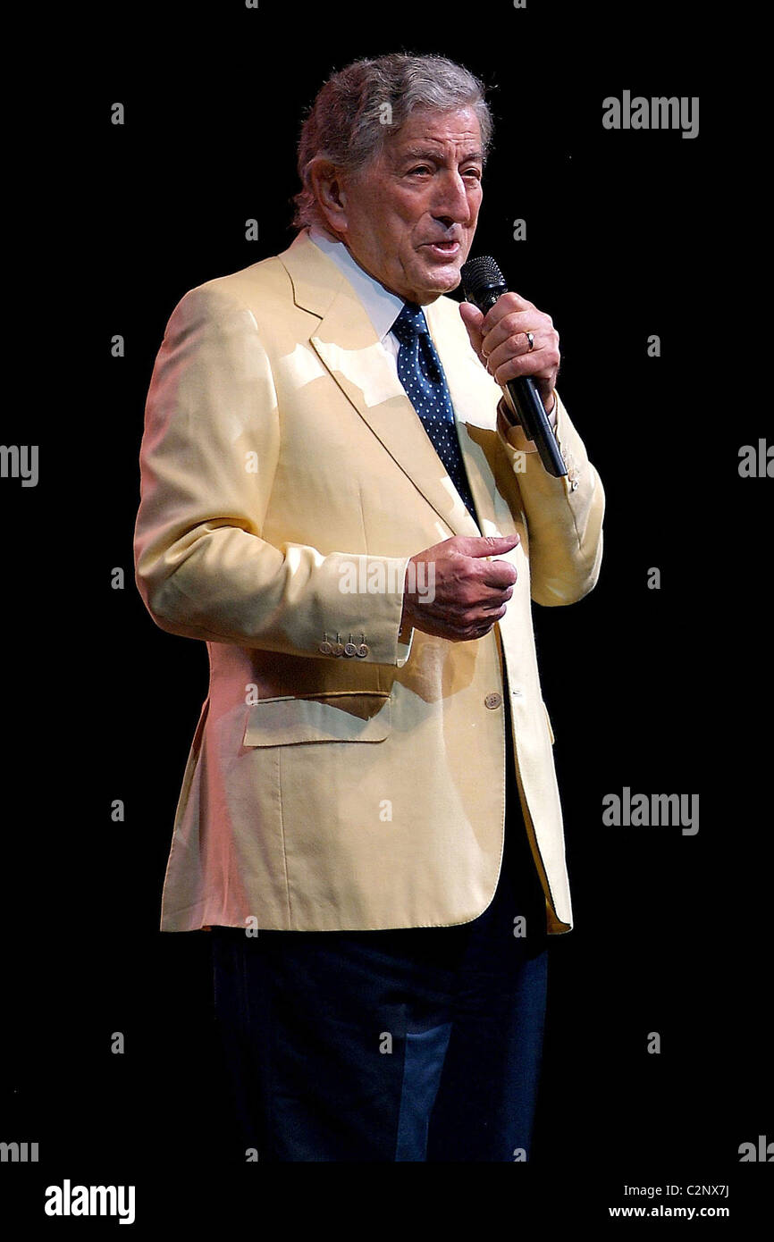 Tony Bennett performing live in concert at Seminole Hard Rock Hotel ...