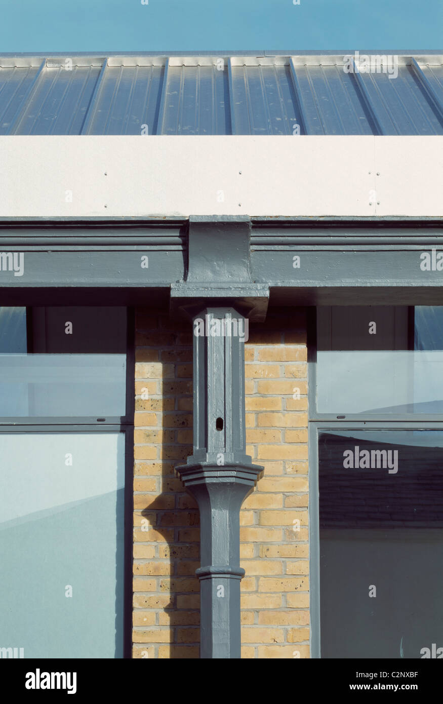 Column roof hi-res stock photography and images - Alamy