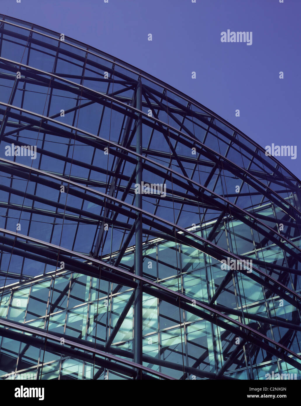 Office Headquarters, London. Atrium showing structural framework Stock ...