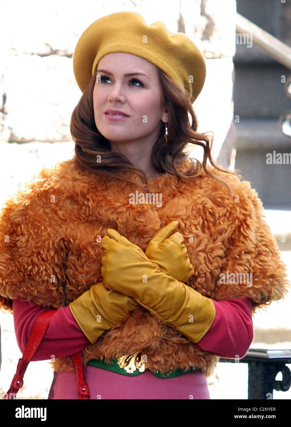 Isla fisher on film set hi-res stock photography and images - Alamy