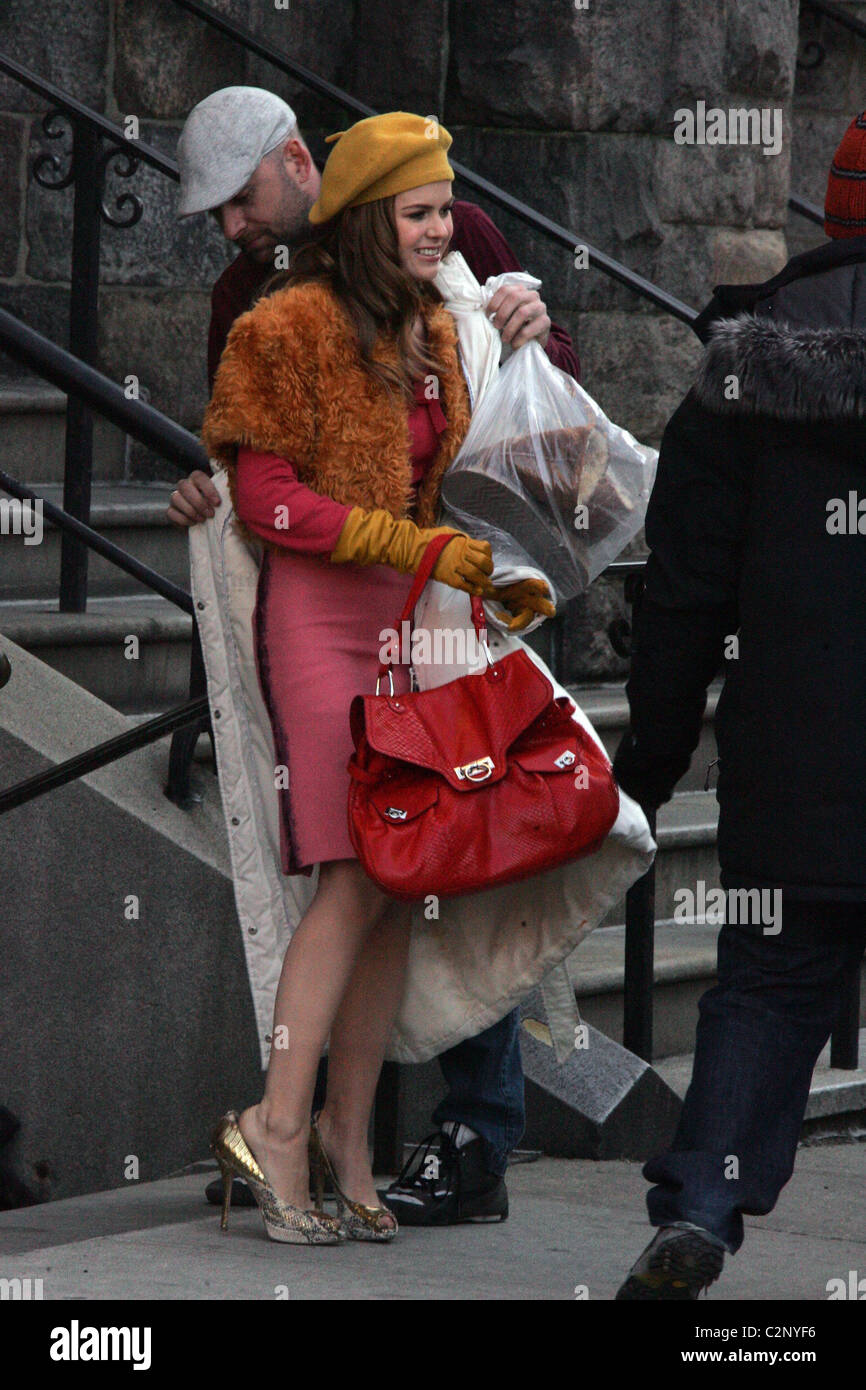 Isla fisher on film set hi-res stock photography and images - Alamy