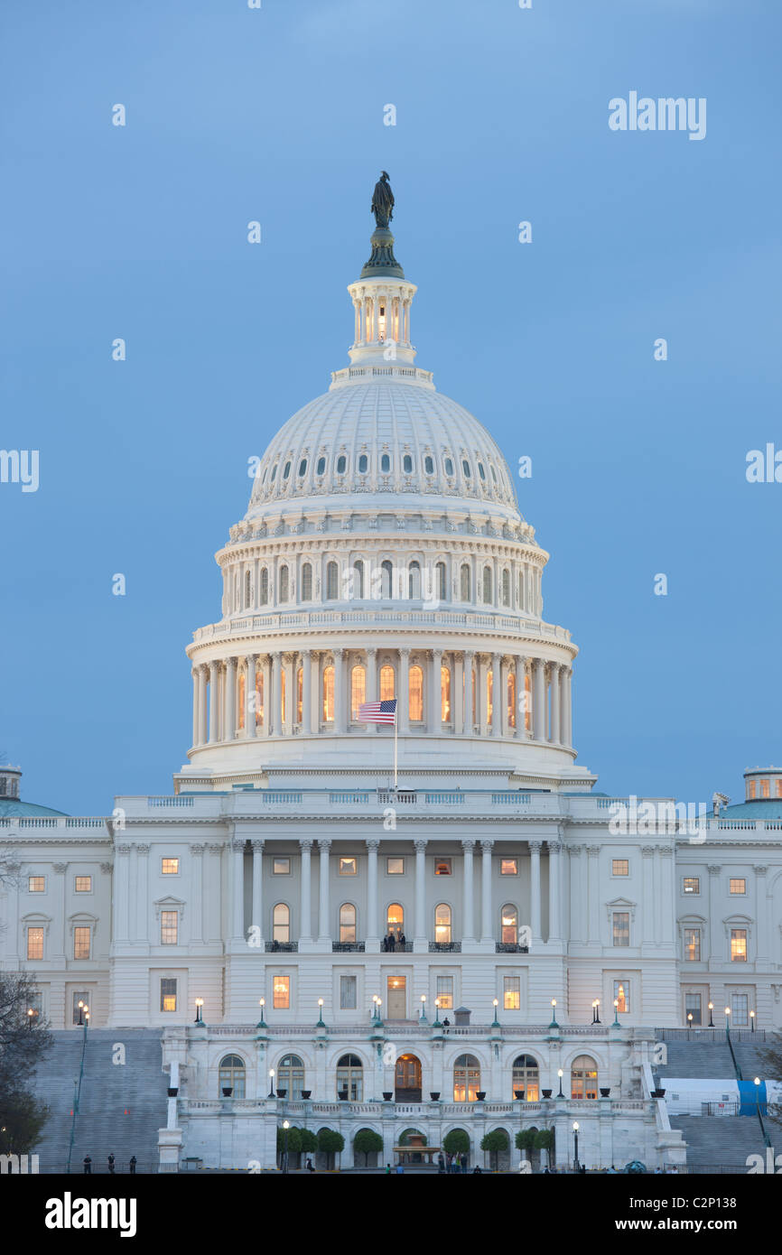 U s capitol building in twilight hi-res stock photography and images ...