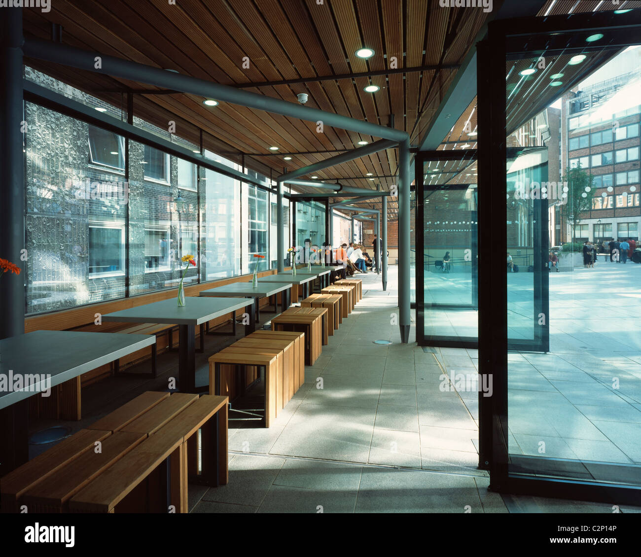 Library tables hi-res stock photography and images - Alamy