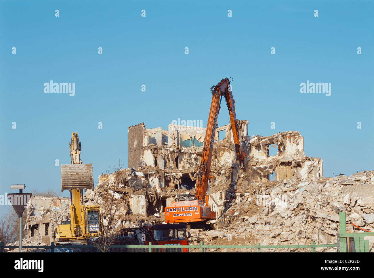 Stonebridge Estate, London. Demolition of old blocks Stock Photo - Alamy