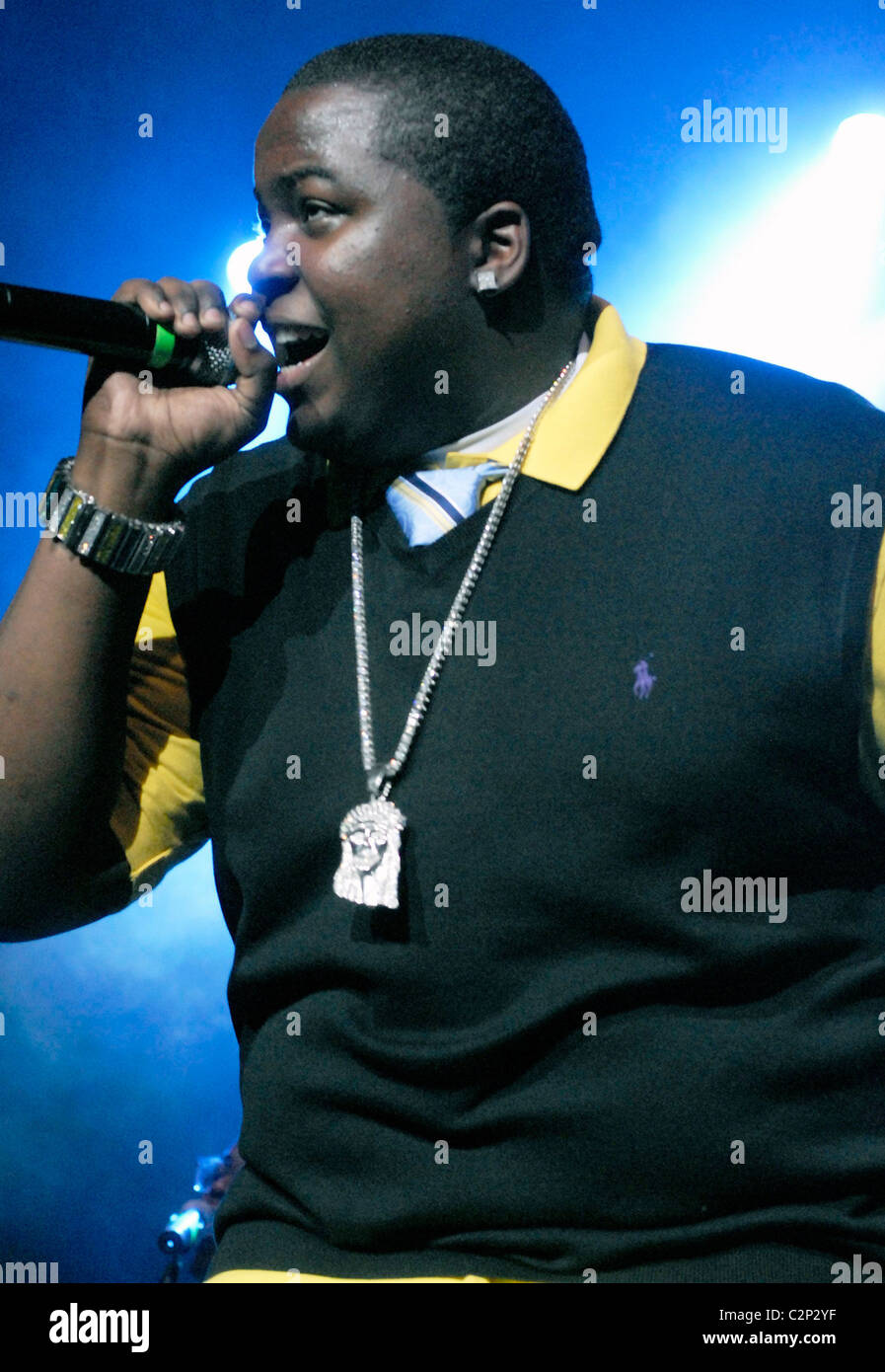 Sean Kingston performing on the '50th Grammy Celebration Concert Tour ...