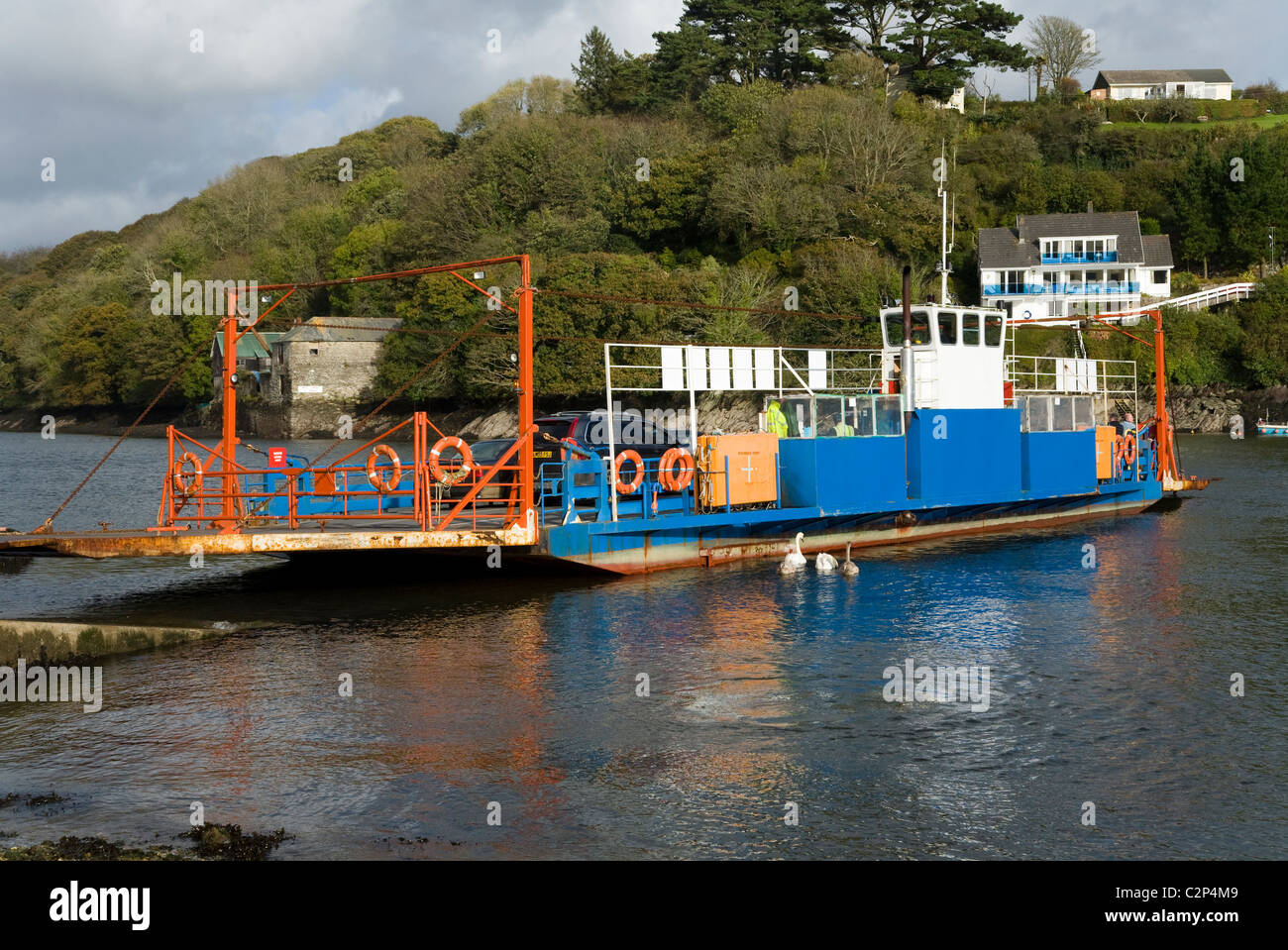 Cornish Bodinnick Vehicle Ferry between Bodinnick and Fowey in Cornwall ...