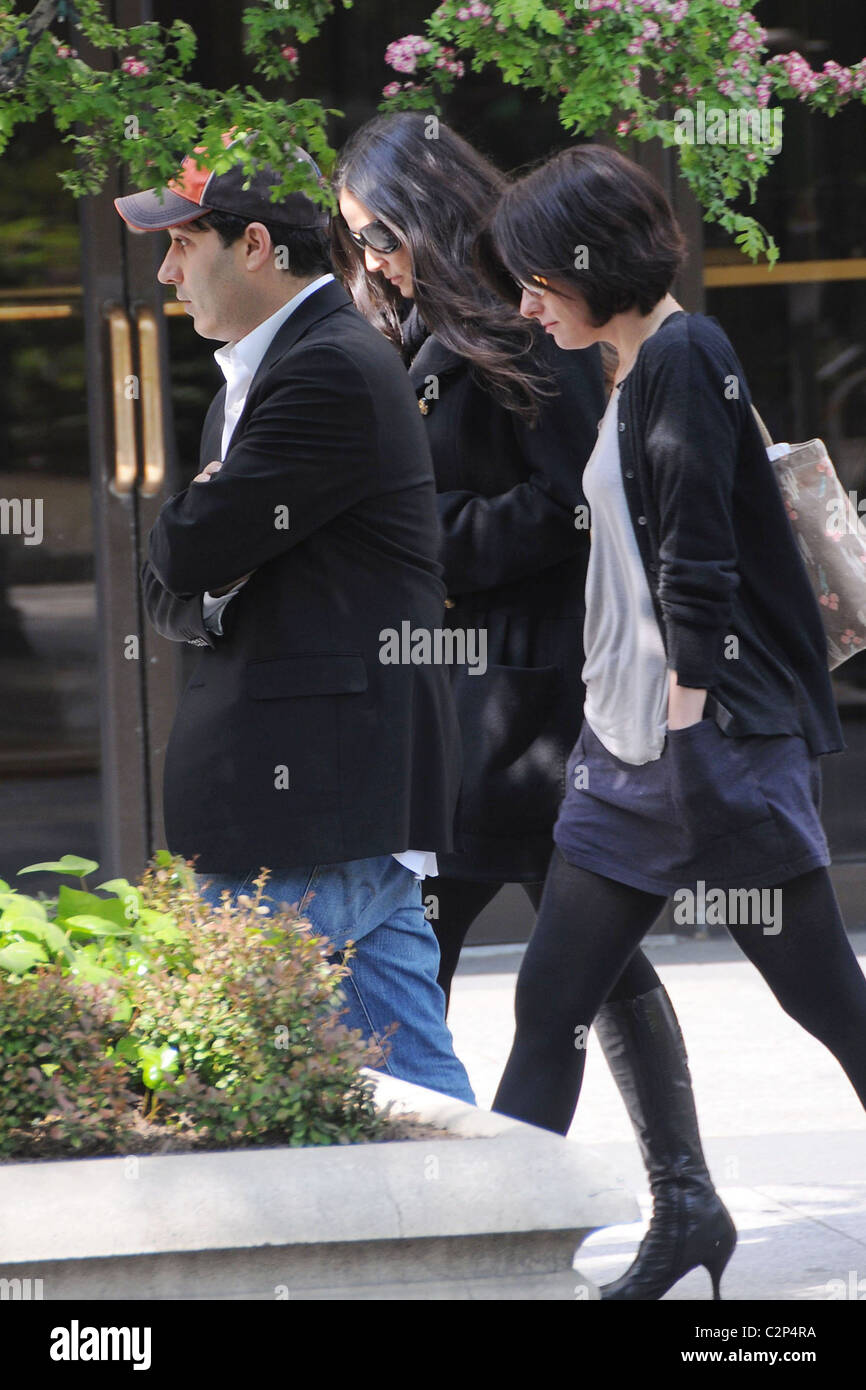 Demi Moore and Parker Posey walking back from lunch at Tria on ...