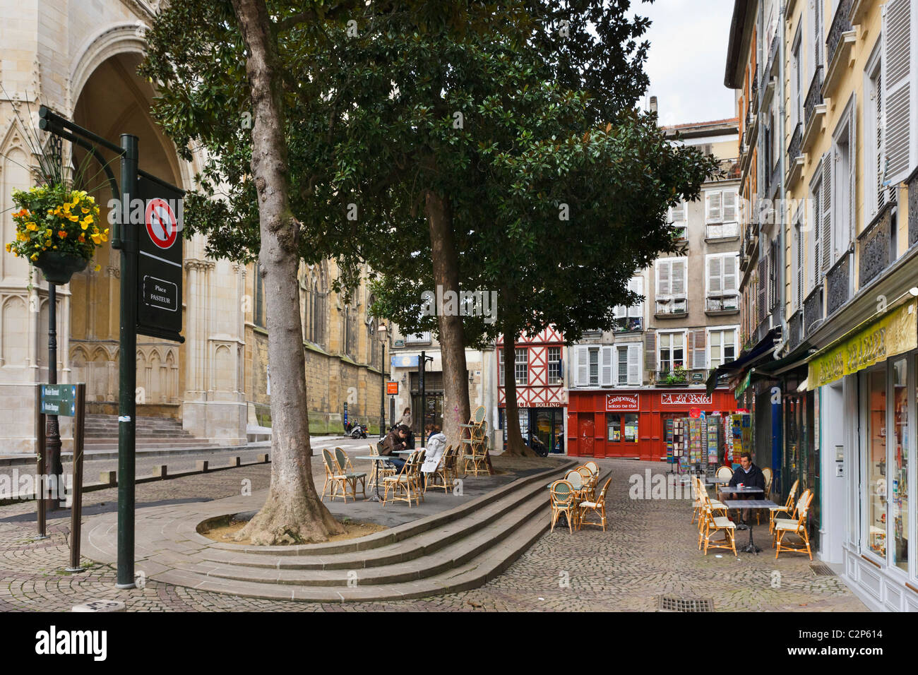Cafe in front of the Cathedral of Sainte Marie, Place Pasteur, Grand ...