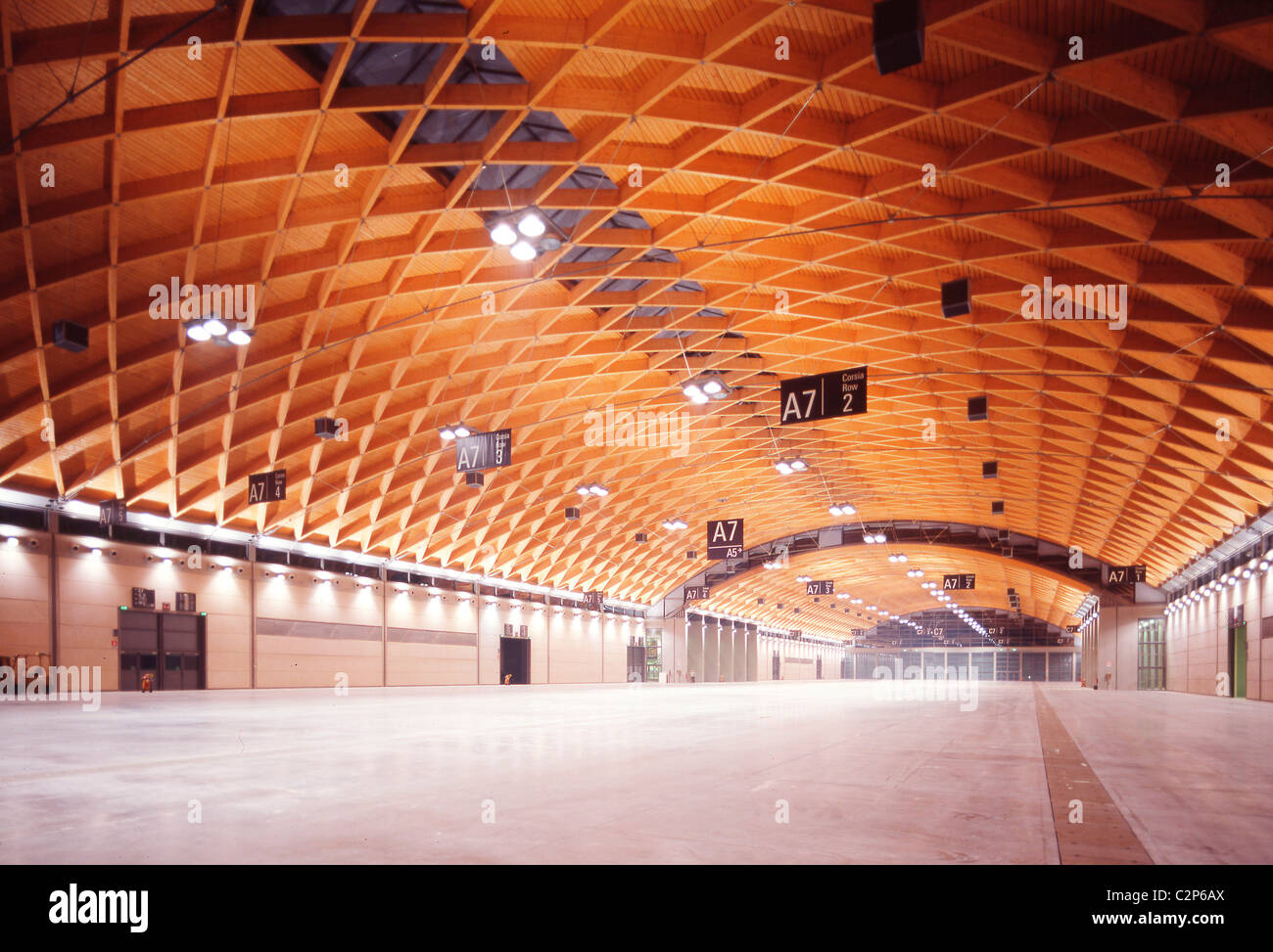 Diagonal grids hi-res stock photography and images - Alamy