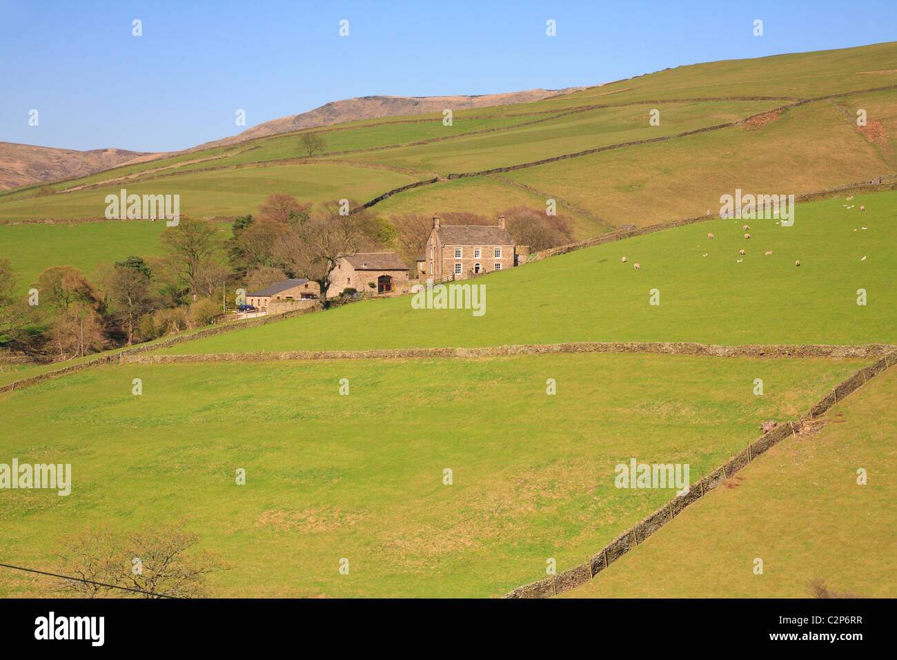 Tunstead Clough Farm below Kinder Scout, Hayfield, Derbyshire, Peak ...