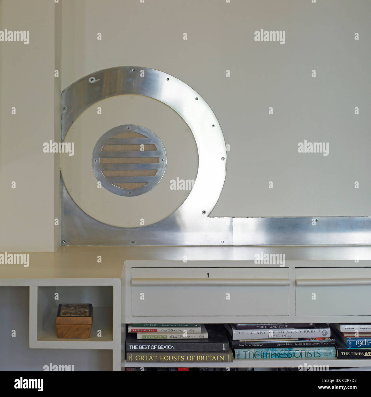 Concrete shelves hi-res stock photography and images - Alamy