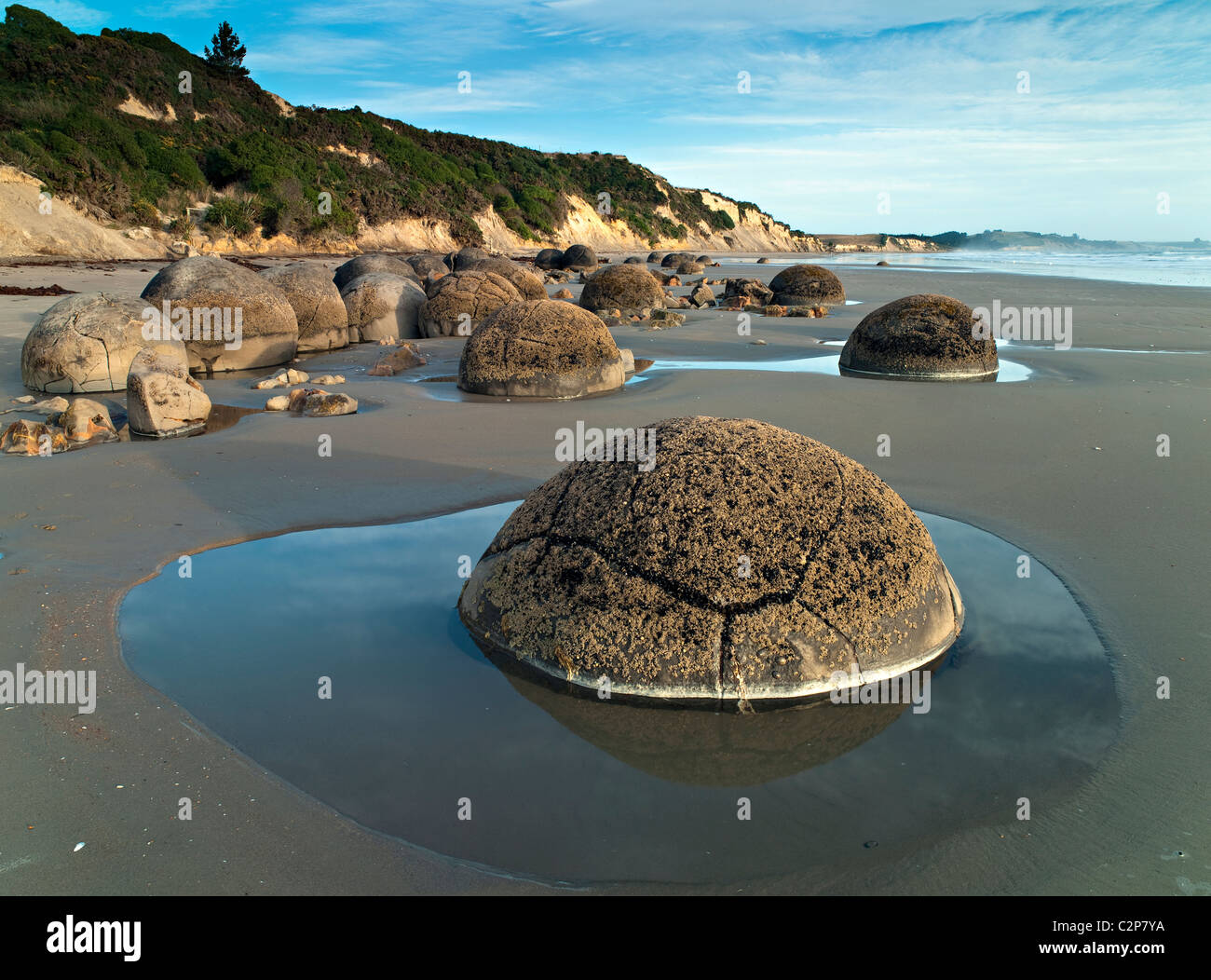 Moeraki boulders hi-res stock photography and images - Alamy