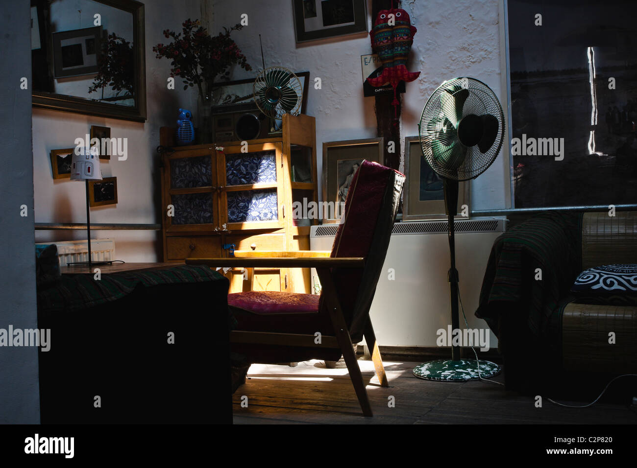 Luo fan hi-res stock photography and images - Alamy