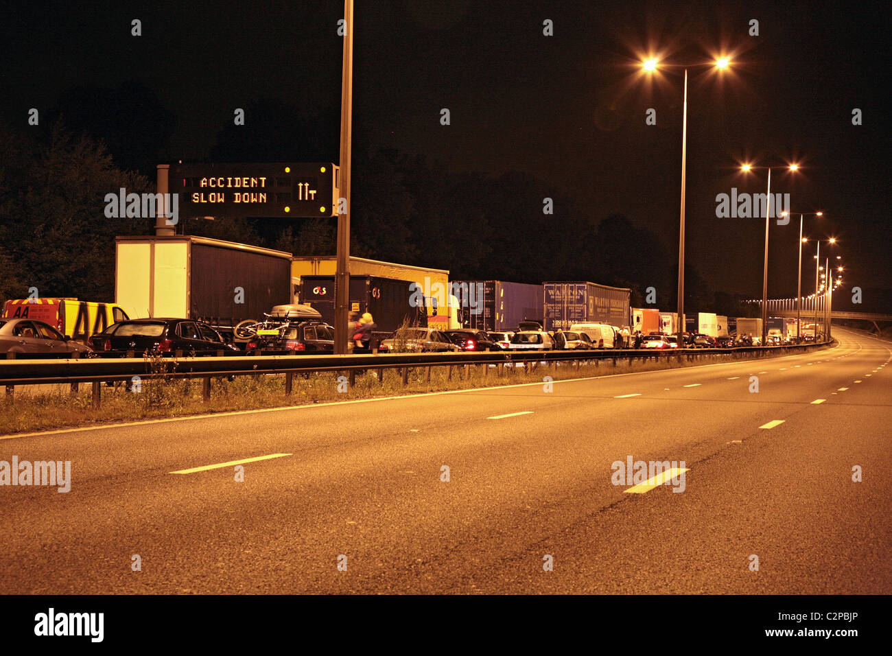 Night time traffic on the m1 motorway hi-res stock photography and ...