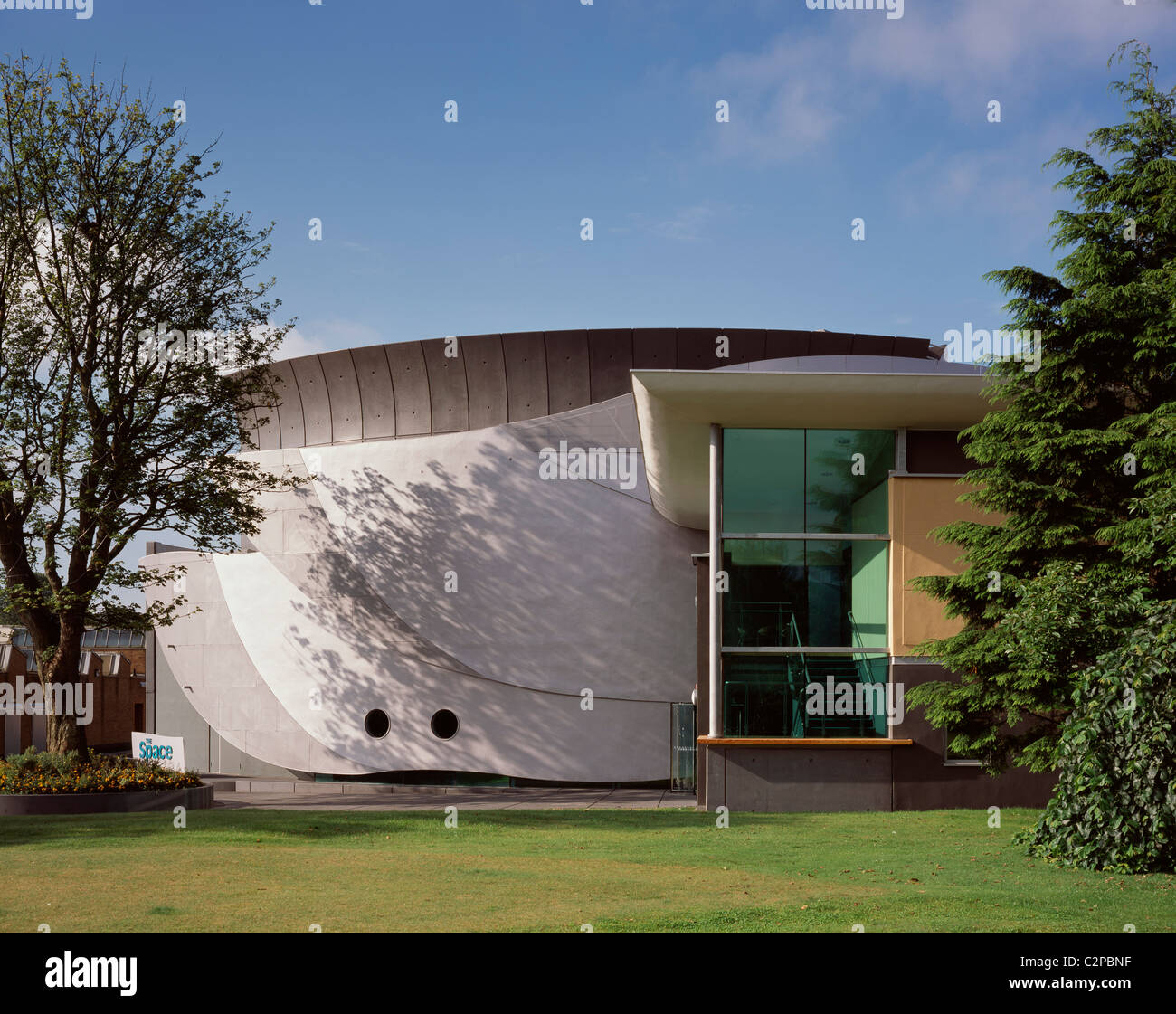 The Space Centre for Dance, Dundee College, Scotland. Main entrance and ...