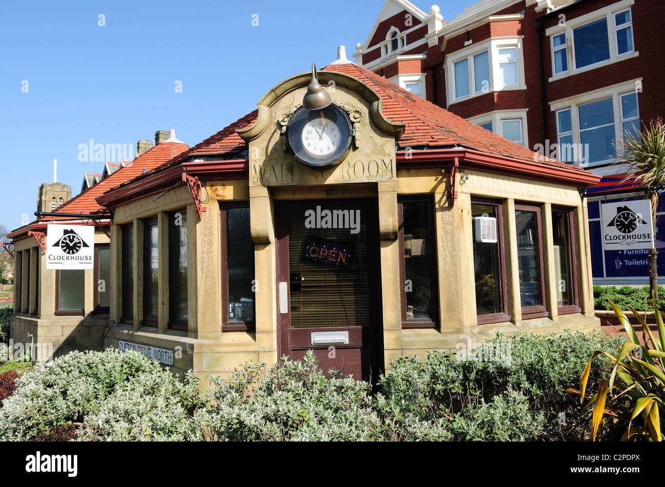 Cafe lytham st annes hi-res stock photography and images - Alamy