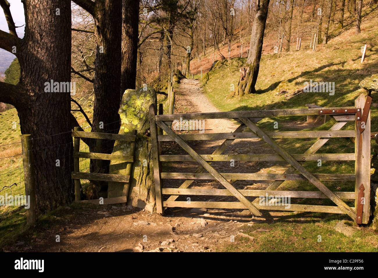 Wooden gatepost hi-res stock photography and images - Alamy