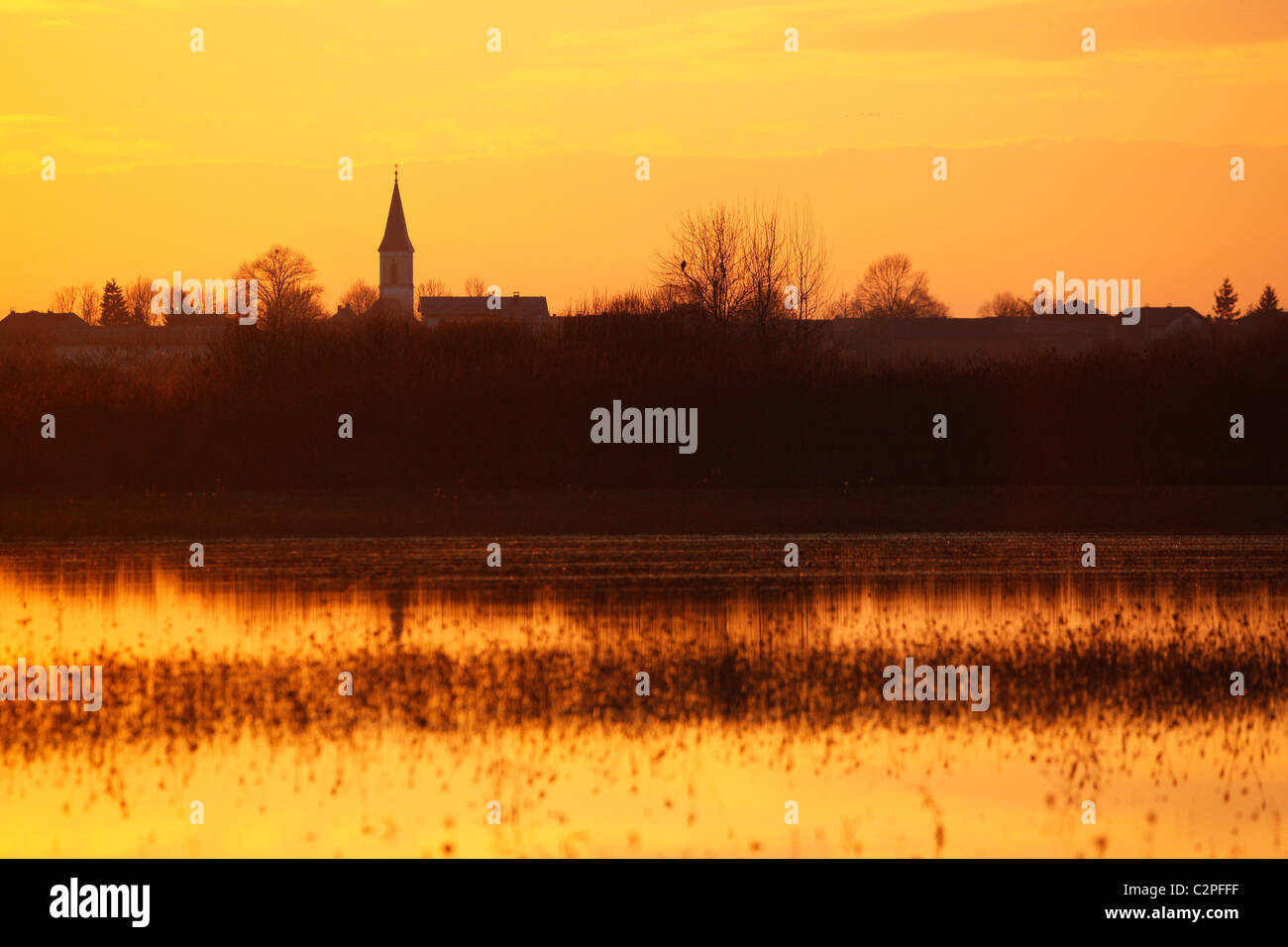 Beautiful reflection sunset sky hi-res stock photography and images - Alamy
