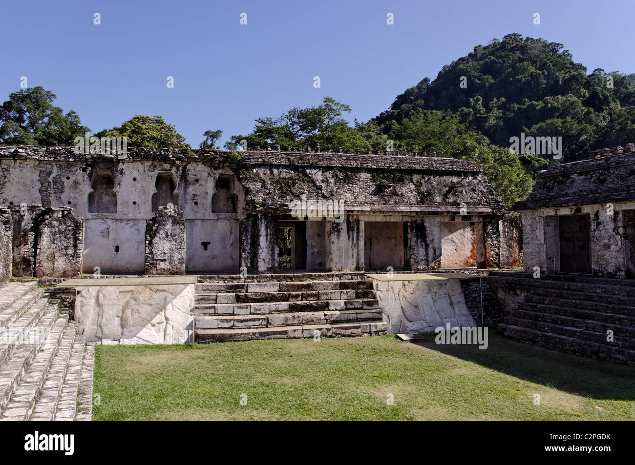 El palacio the palace palenque chiapas maya hi-res stock photography ...