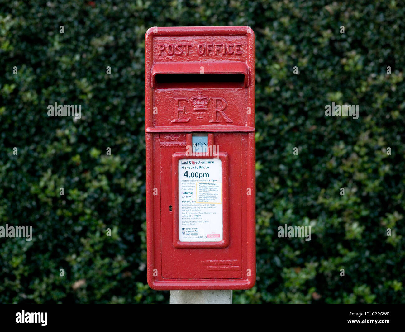 Traditional British Post Box Stock Photo - Alamy