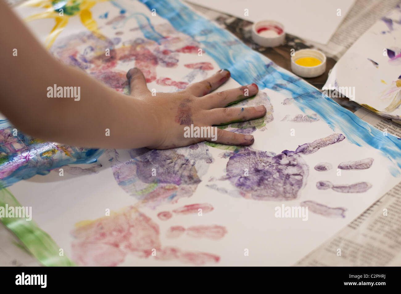 Fingerpainting at school hi-res stock photography and images - Alamy
