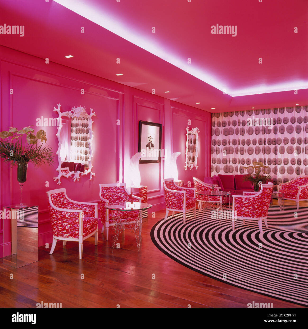 Interiordesigner hi-res stock photography and images - Alamy
