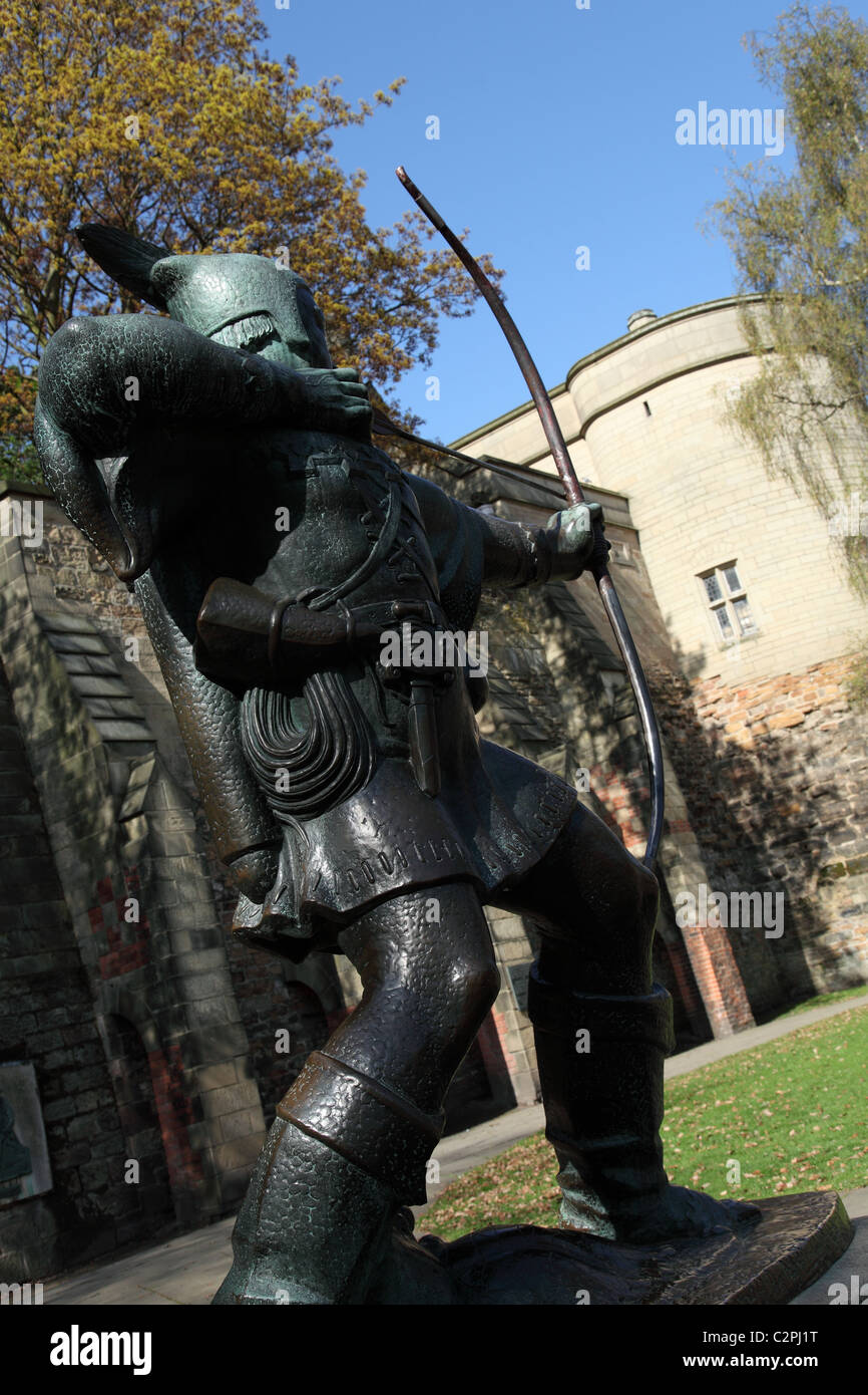 Statue of Robin Hood at Nottingham Castle, Nottingham, England, U.K ...
