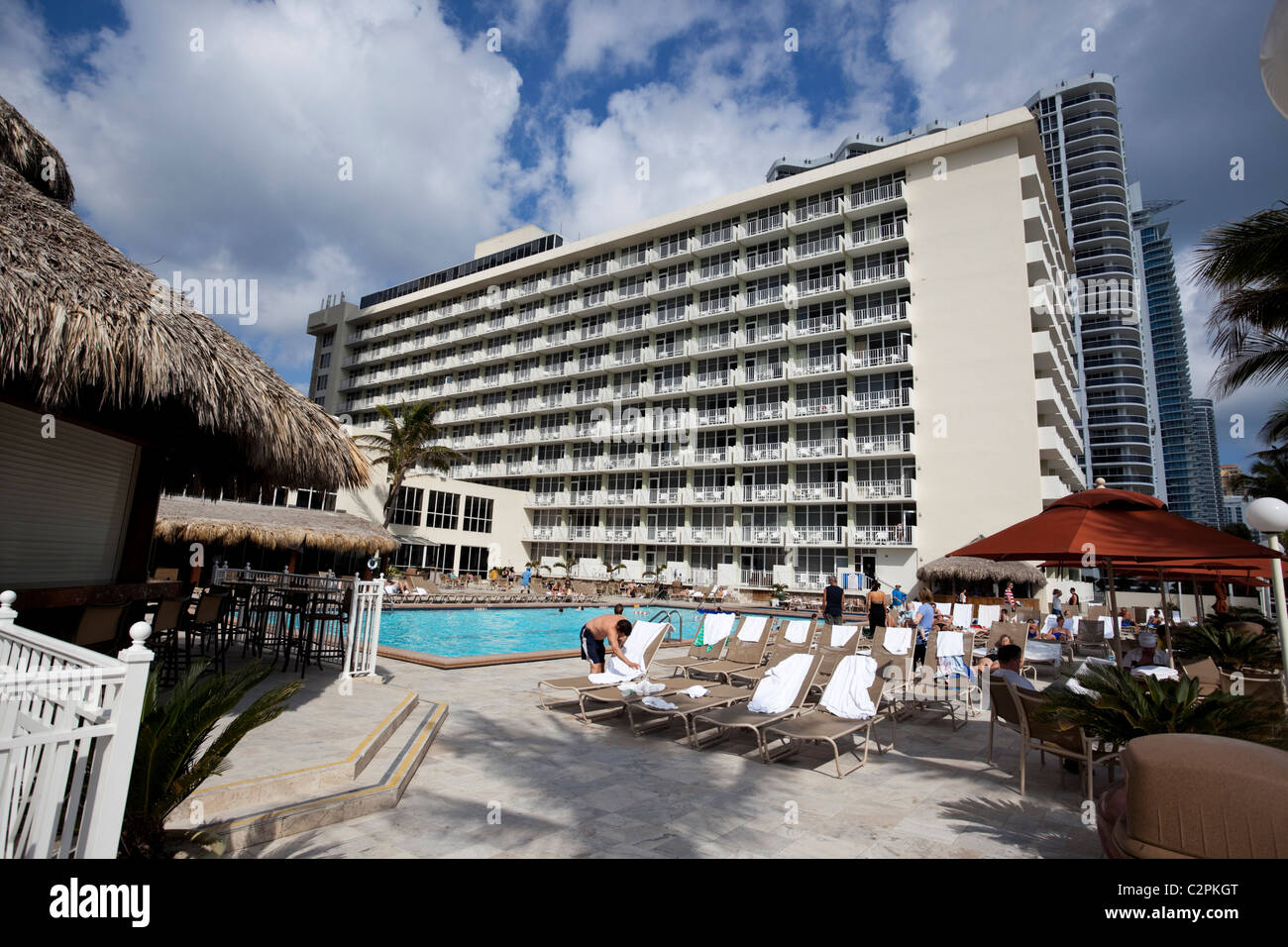 Hotel pool area hi-res stock photography and images - Alamy