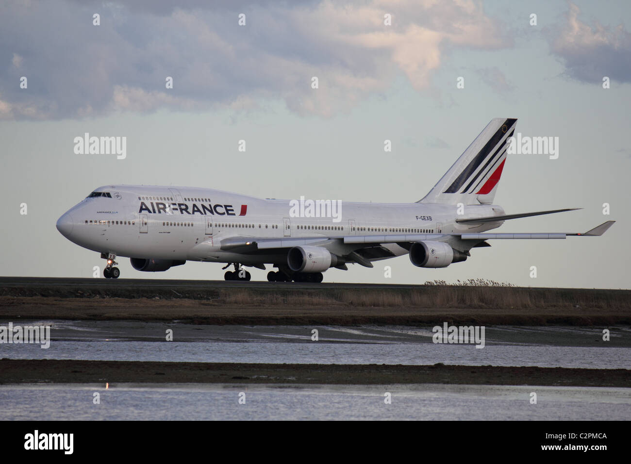 Boeing 747 400 queen hi-res stock photography and images - Alamy