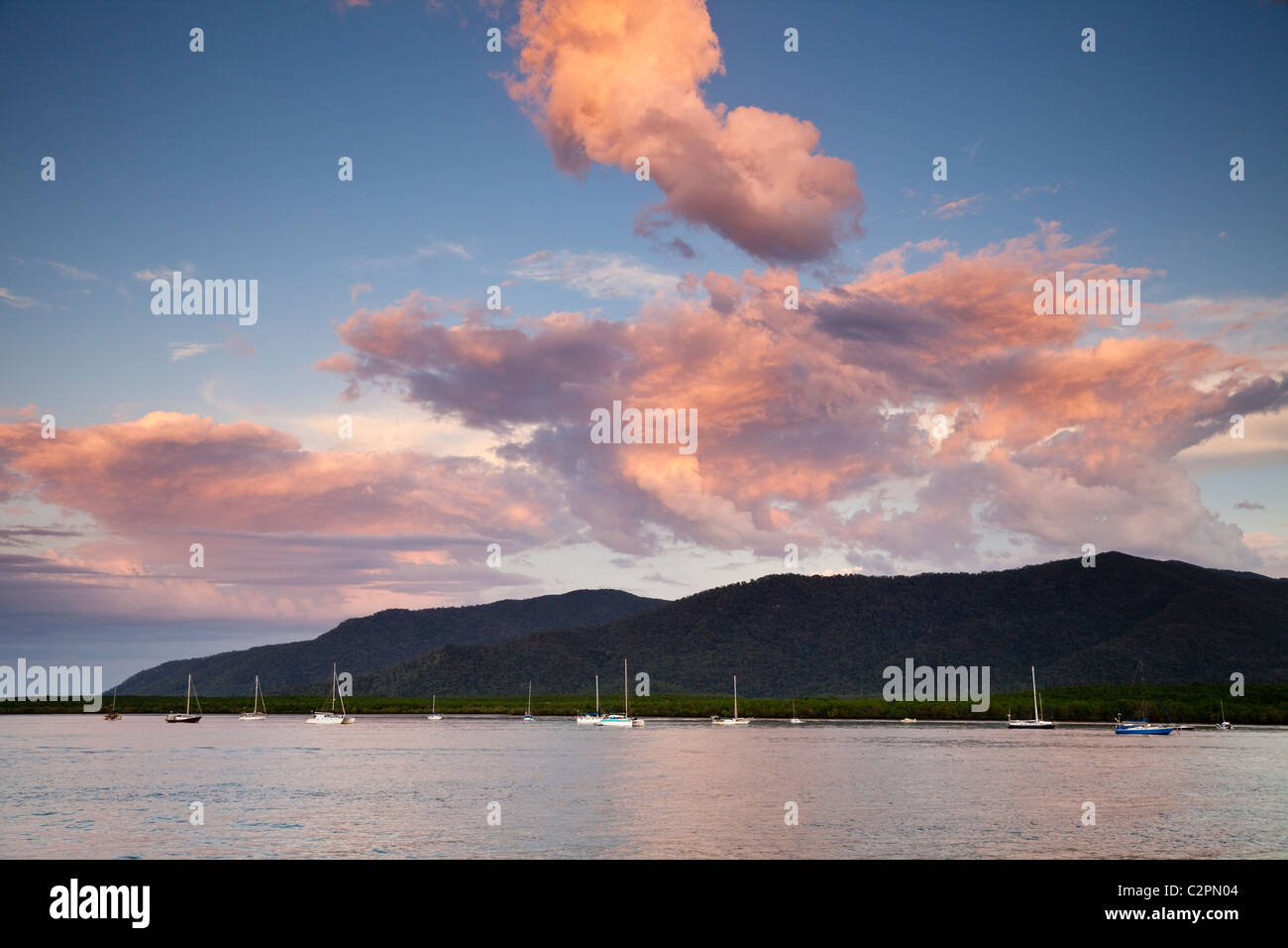 Trinity bay cairns australia hi-res stock photography and images - Alamy