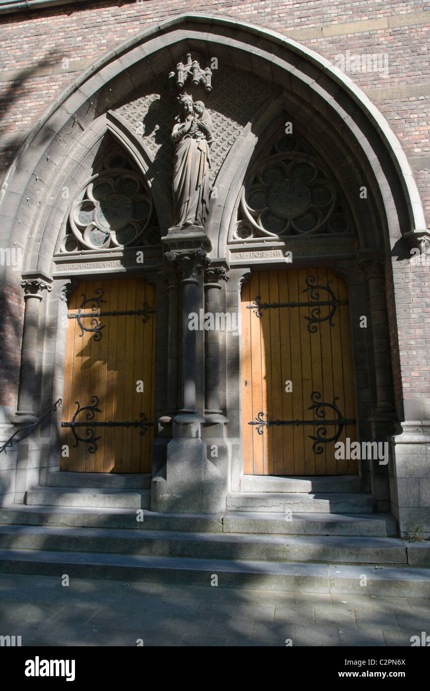 Van antwerp building detail hi-res stock photography and images - Alamy