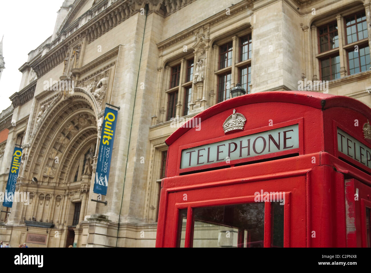 Classic red telephone box hi-res stock photography and images - Alamy