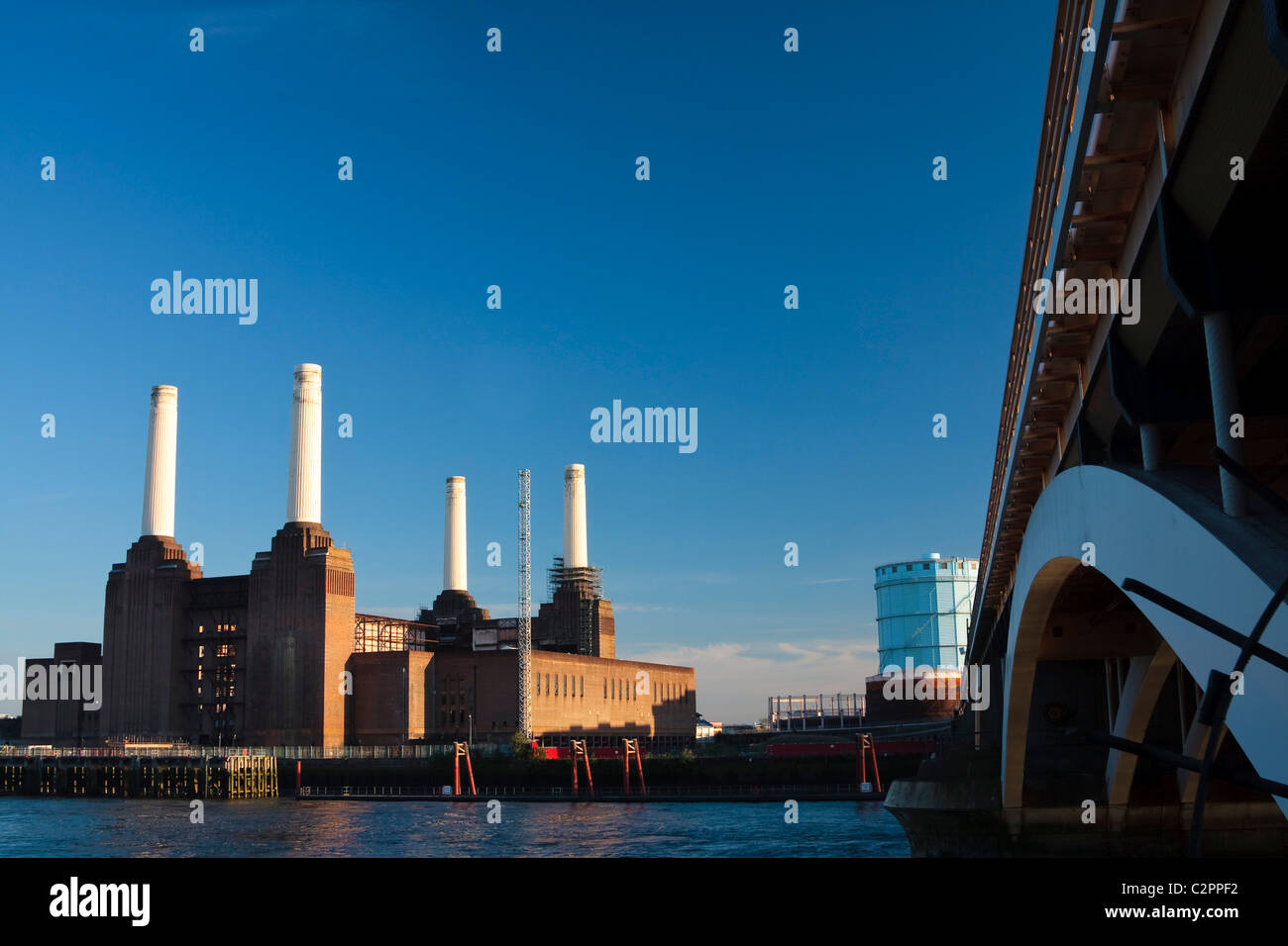 Chelsea power station in london hi-res stock photography and images - Alamy