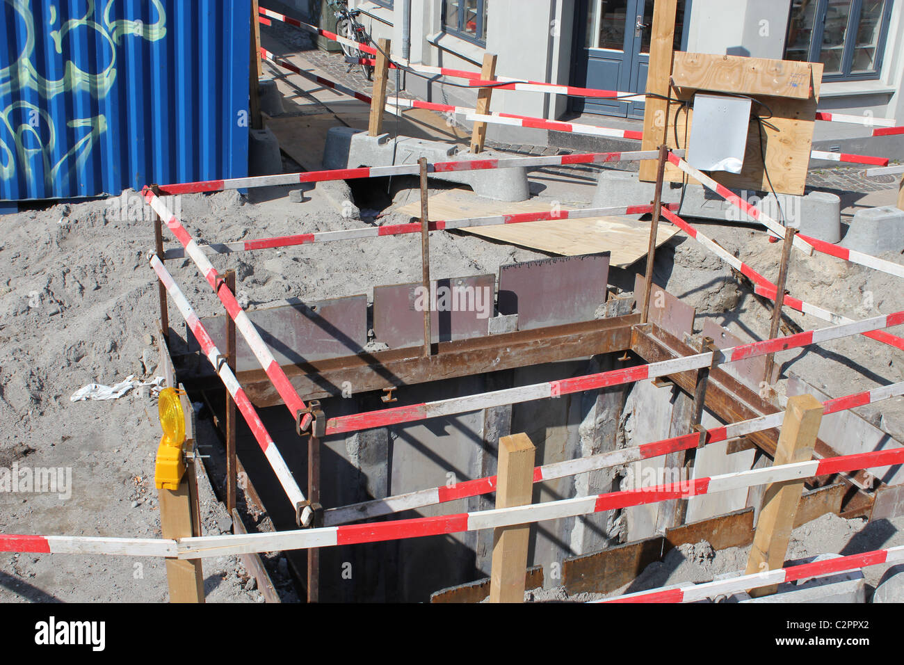 Hole construction site hi-res stock photography and images - Alamy