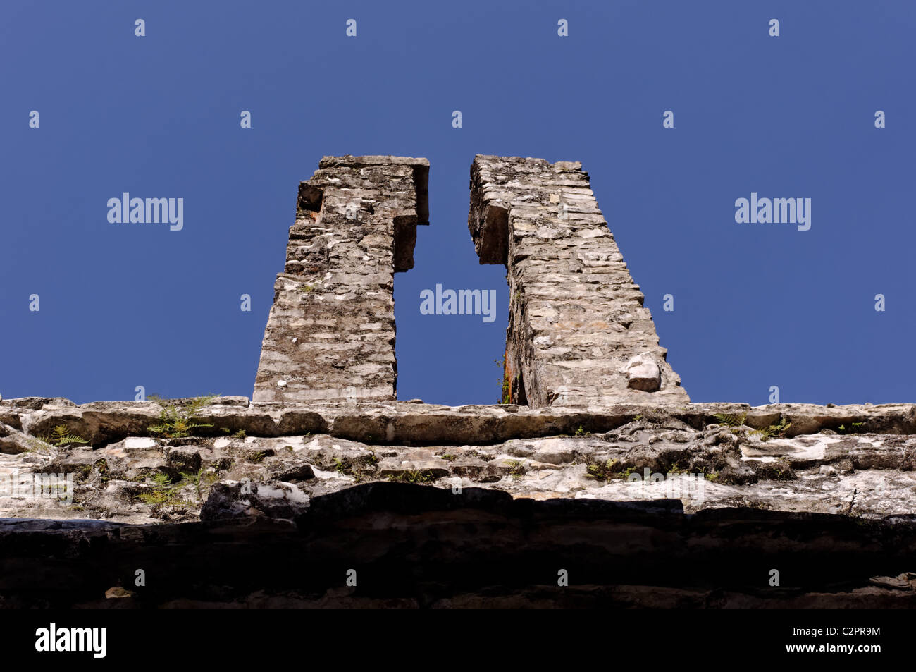 Mayan sun temple hi-res stock photography and images - Alamy