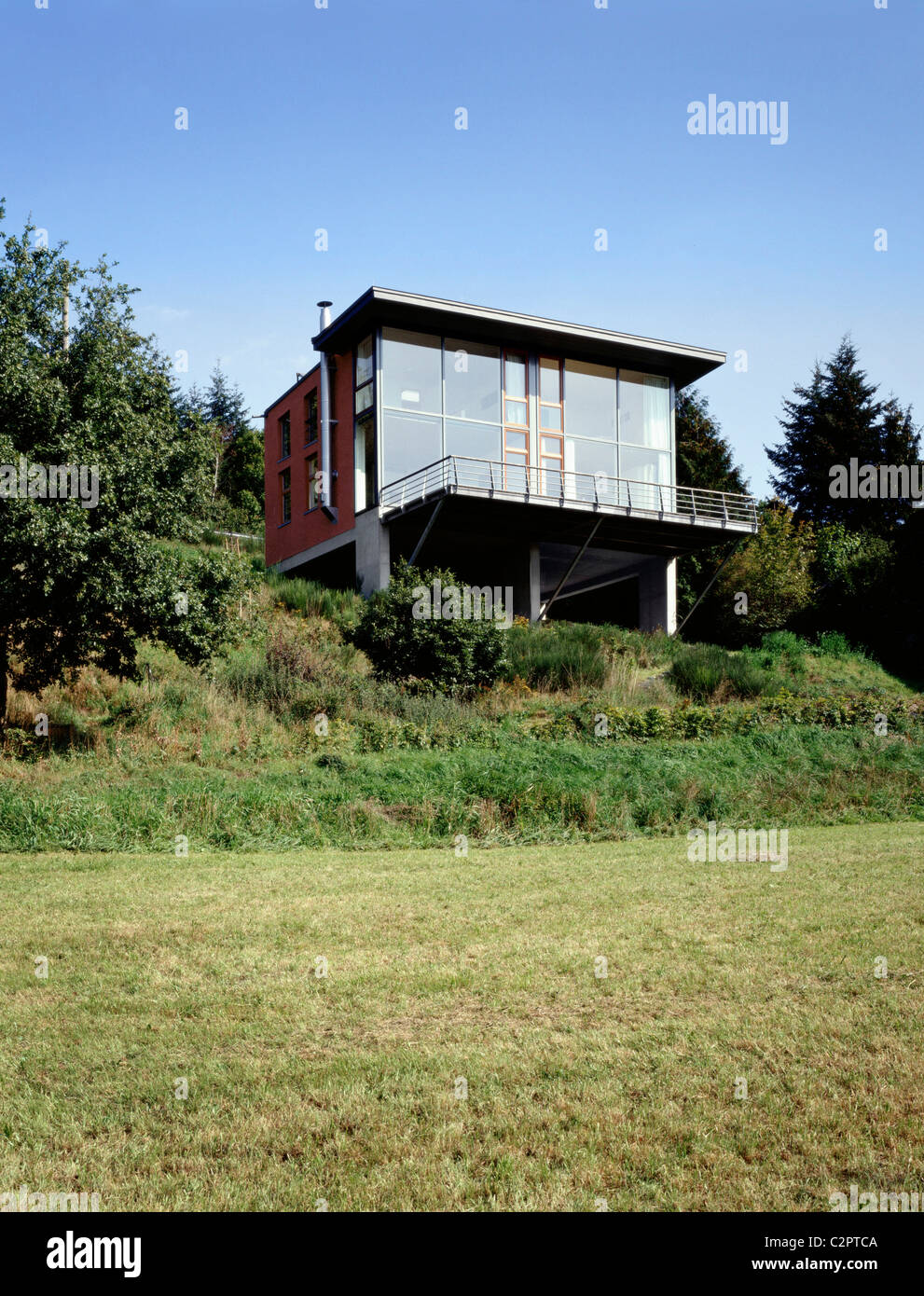 Low energy building hi-res stock photography and images - Alamy