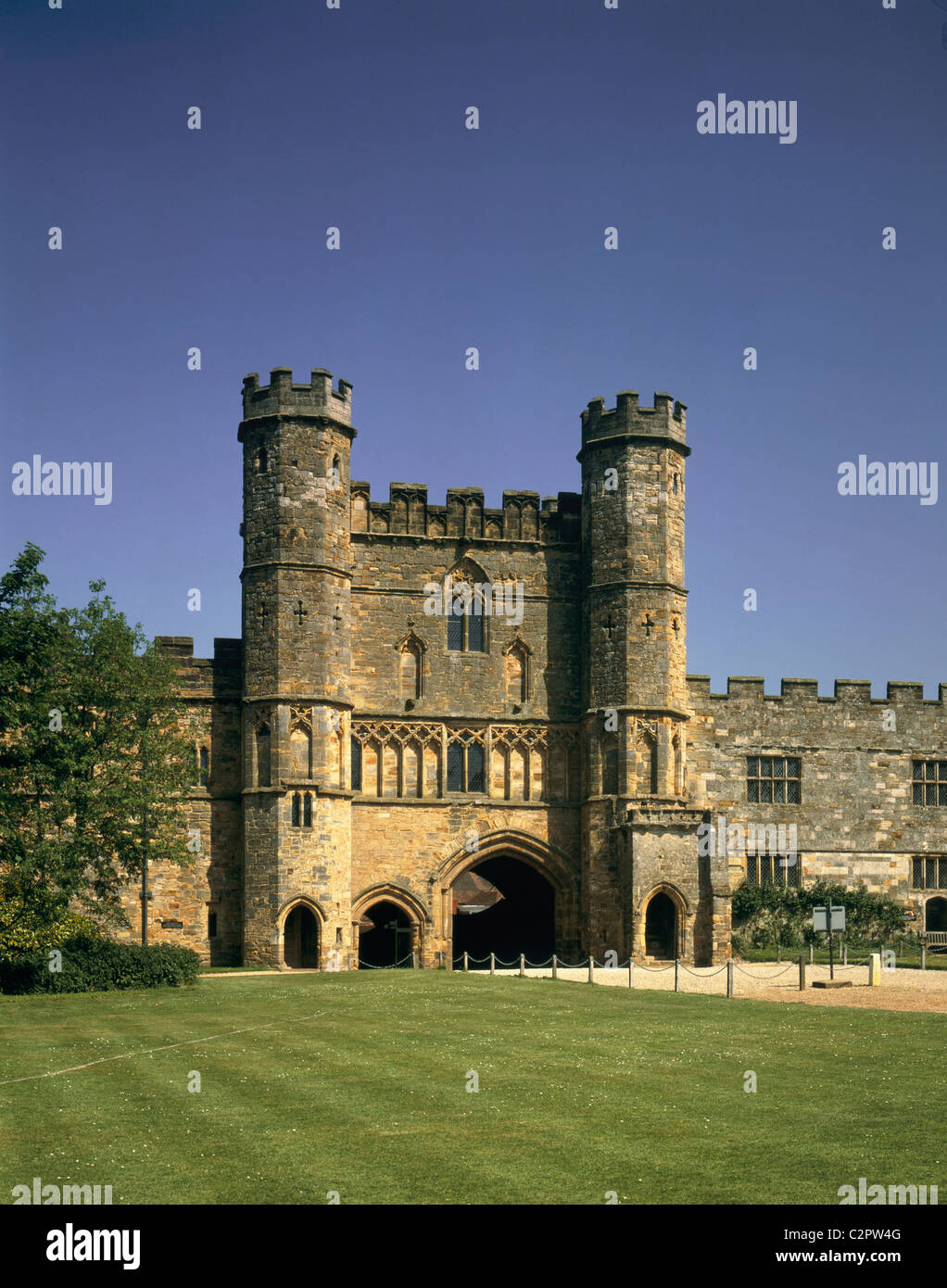 Abbey medieval gatehouse hi-res stock photography and images - Alamy