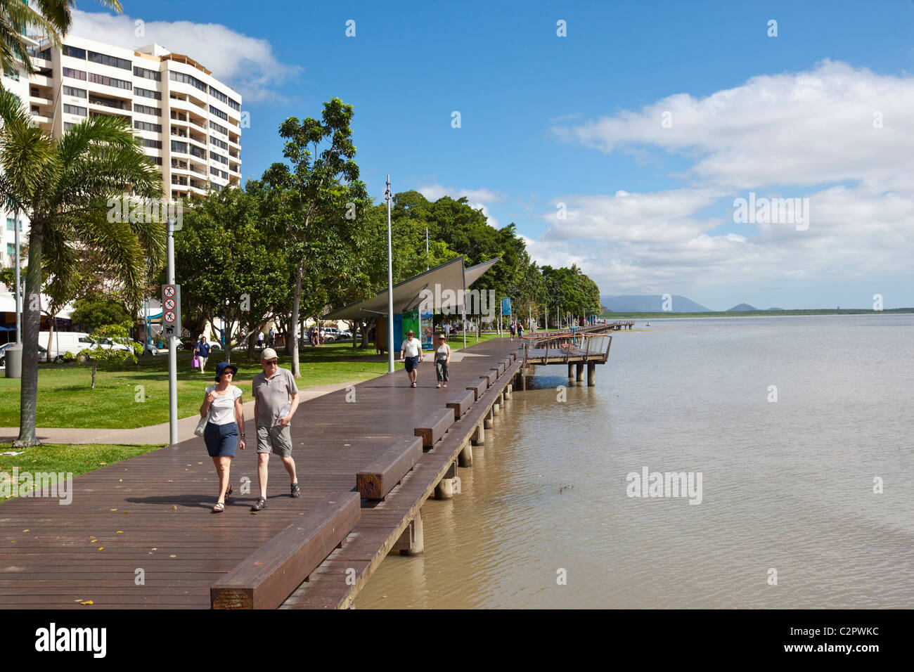 Esplanade boardwalk cairns queensland australia hi-res stock ...