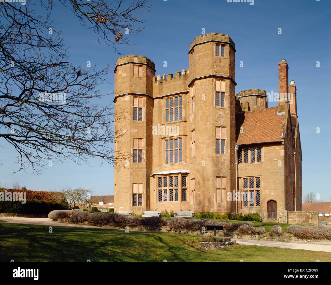 Kenilworth Castle. Leicester's gatehouse from the South East Stock ...