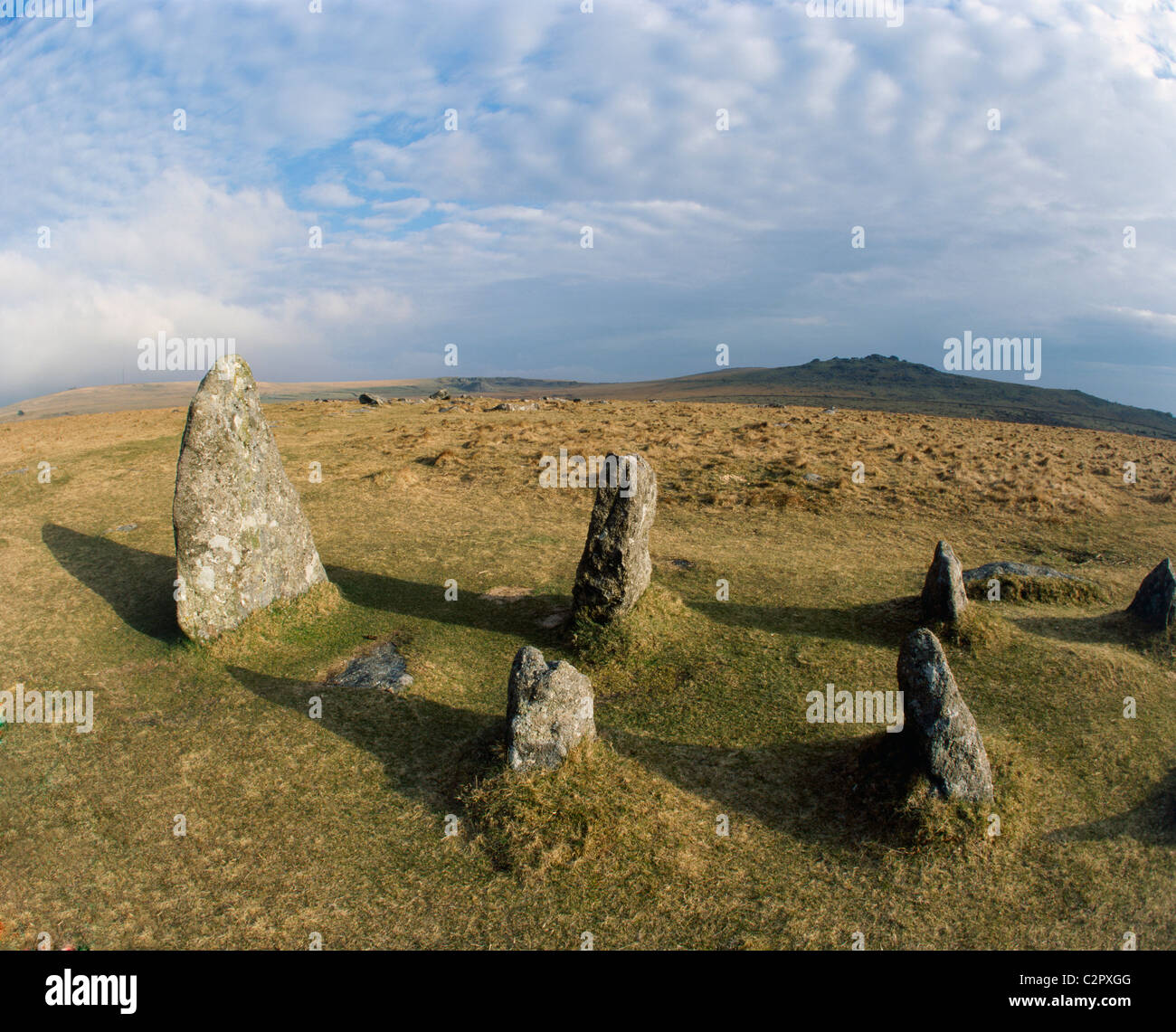 Merrivale Bronze Age Village. View of stone row Stock Photo - Alamy