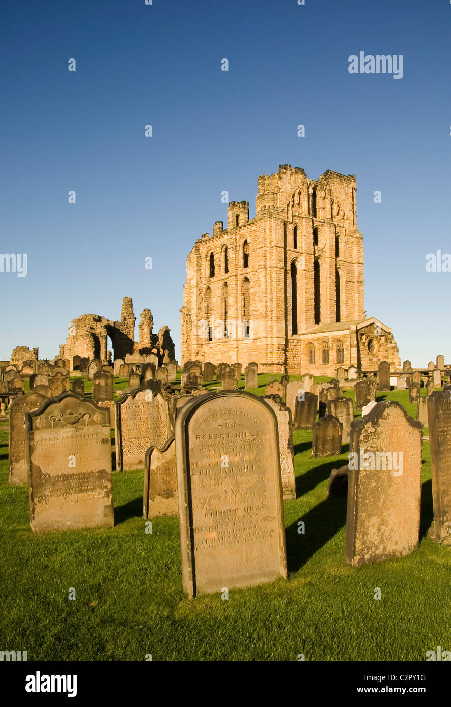 Tynemouth Priory. View of Priory across graveyard Stock Photo - Alamy
