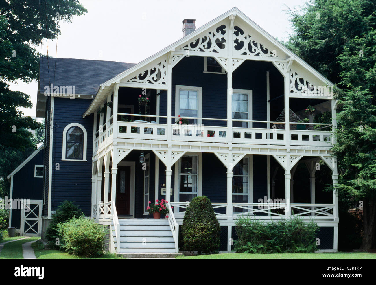 Two chimney house hi-res stock photography and images - Alamy